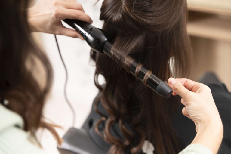 Techniques professionnelles pour boucler et onduler vos cheveux ...